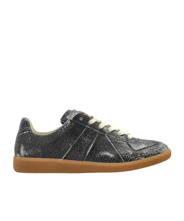 MAISON MARGIELA Round Toe Lace-up Sneakers - Black