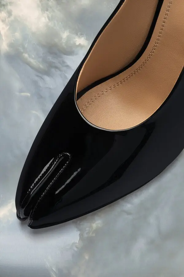 MAISON MARGIELA Tabi Patent Pumps
