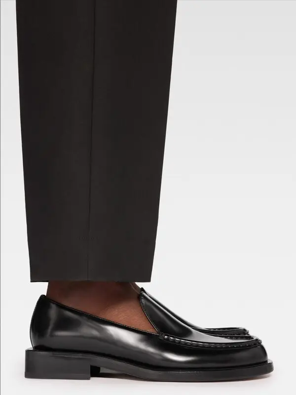 Jacquemus Round Toe Slip-on Loafers