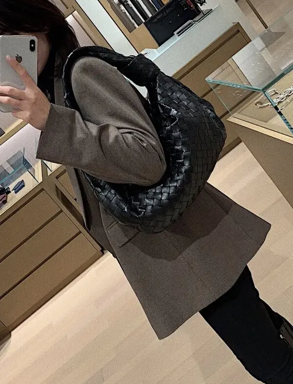 Bottega Veneta Jodie Medium Shoulder Bag - Black