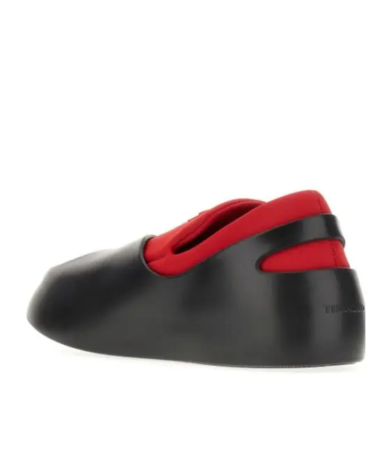 FERRAGAMO Round Toe Slip-on Loafers - Black