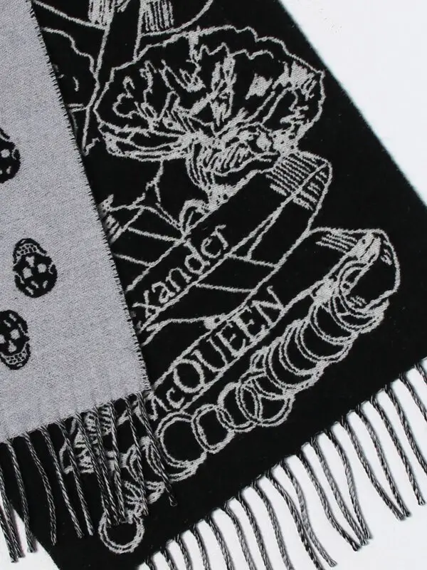 Alexander McQueen Skull Intarsia Knitted Fringed Scarf