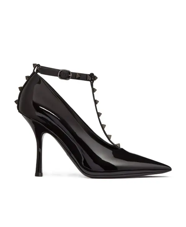 Valentino Garavani Rockstud Pointed High Heels