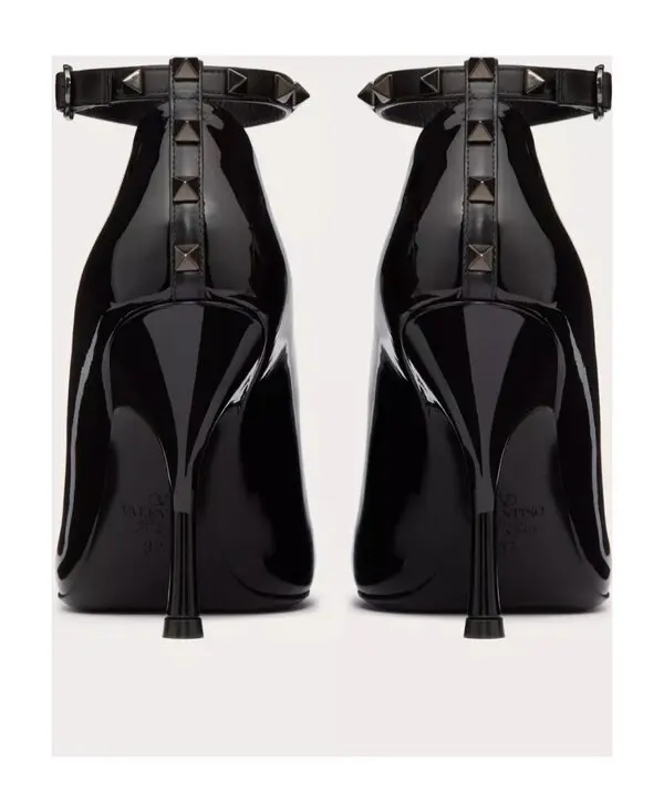 Valentino Garavani Rockstud Pointed High Heels
