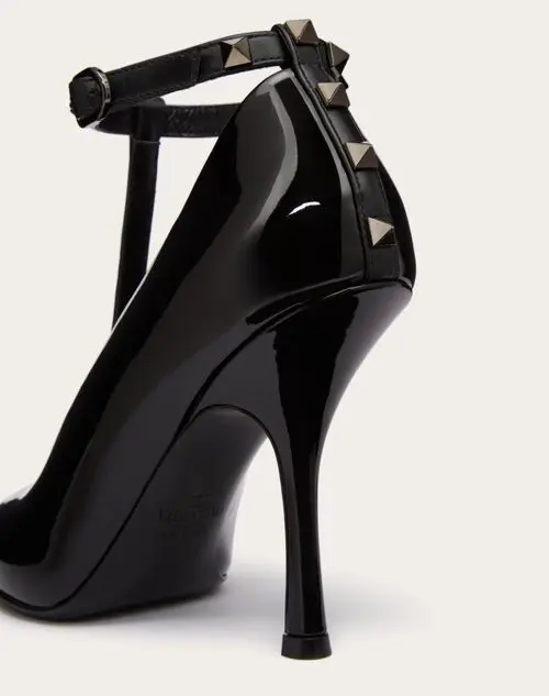 Valentino Garavani Rockstud Pointed High Heels