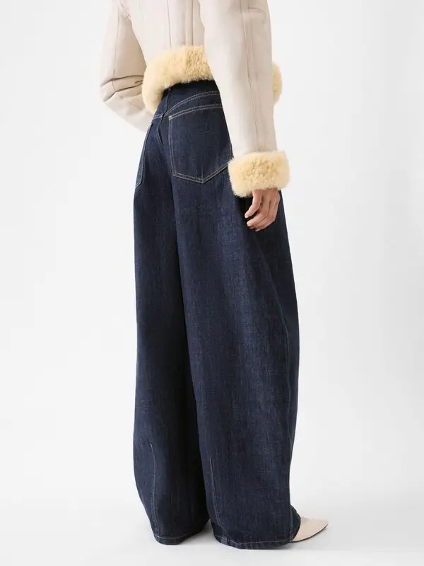 Jacquemus High-waisted Curved Leg Jeans - Deep Navy Blue
