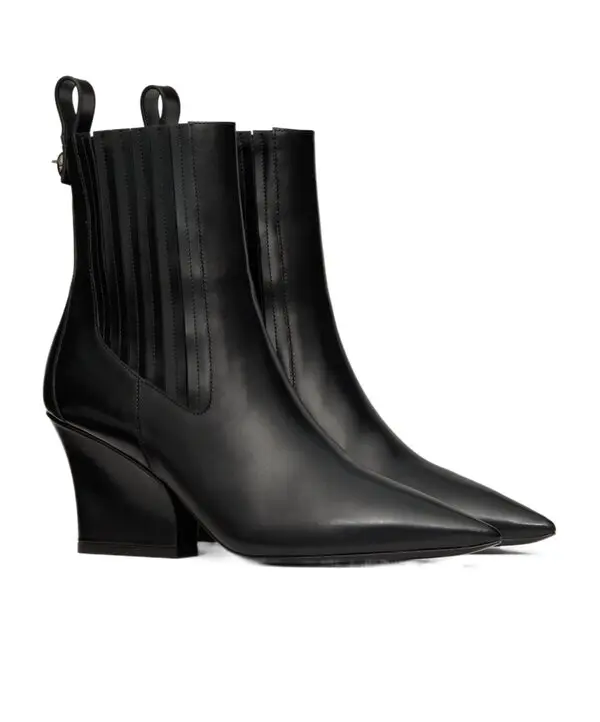 Valentino Garavani Pointed Toe Ankle Boots With Vlogo Signature