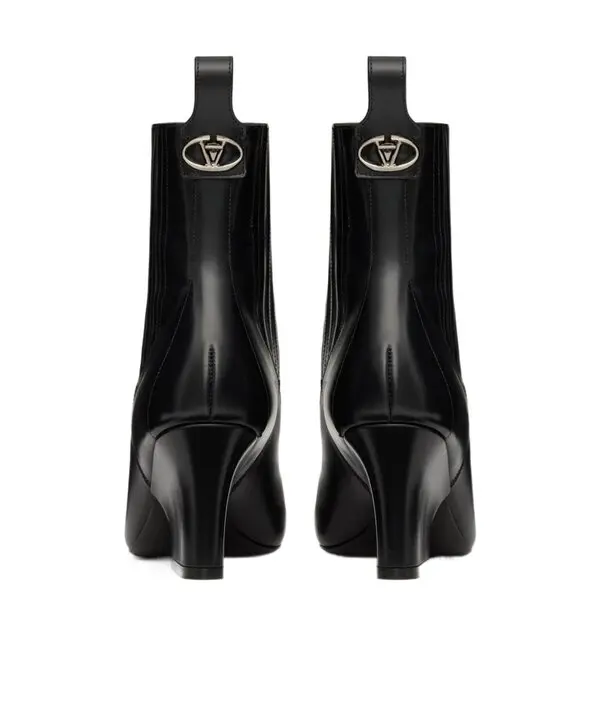 Valentino Garavani Pointed Toe Ankle Boots With Vlogo Signature