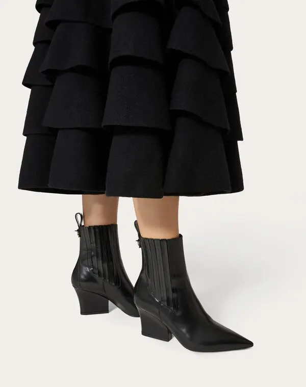 Valentino Garavani Pointed Toe Ankle Boots With Vlogo Signature