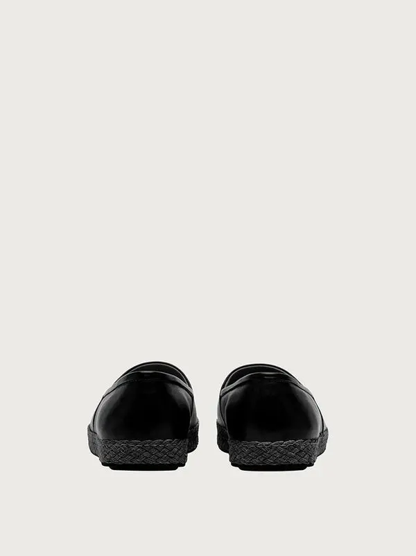 FERRAGAMO Gancini Logo Flats