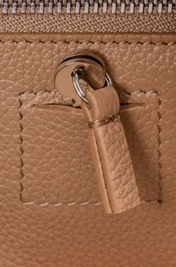 Loewe Amazona 23 Bag - Mocha