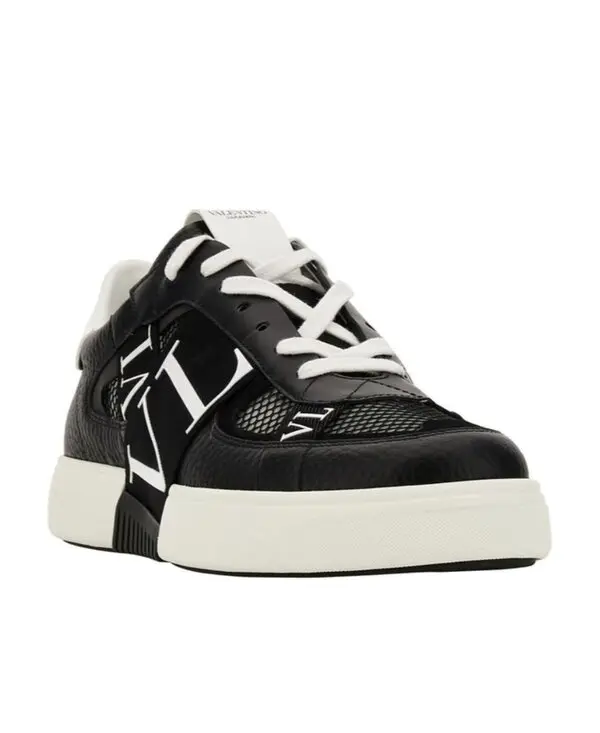 Valentino Garavani Vl7n Round Toe Lace-up Sneakers - Black