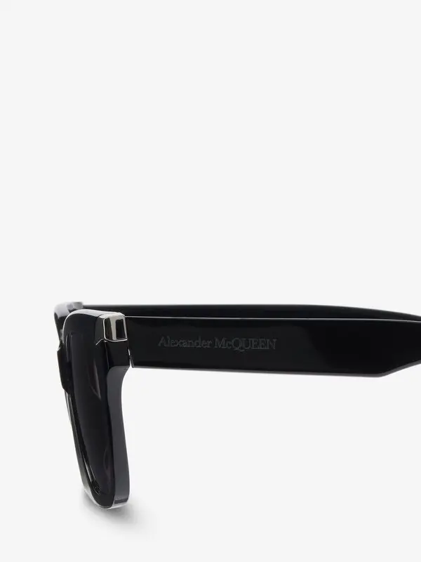 Alexander McQueen Oversized Sunglasses With Rivet Detail - Black