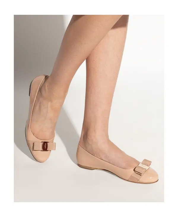 FERRAGAMO Varina Ballet Flats With Iconic Bow Detail - Brown