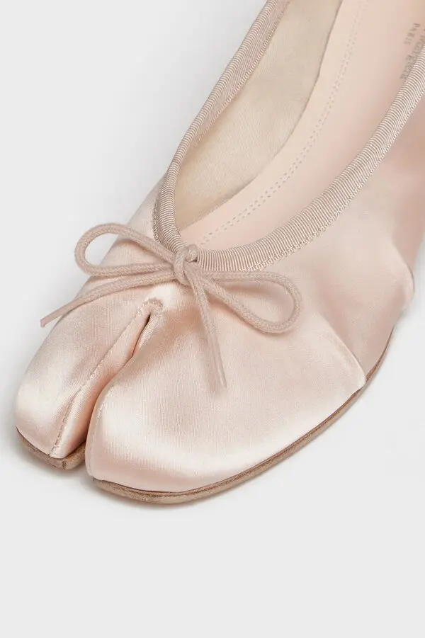 MAISON MARGIELA Tabi Ballet Flats