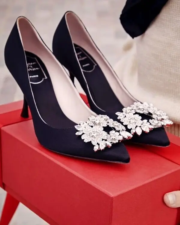 ROGER VIVIER Bouquet Strass Buckle Pumps