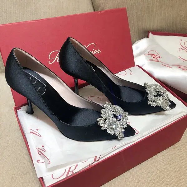 ROGER VIVIER Bouquet Strass Buckle Pumps