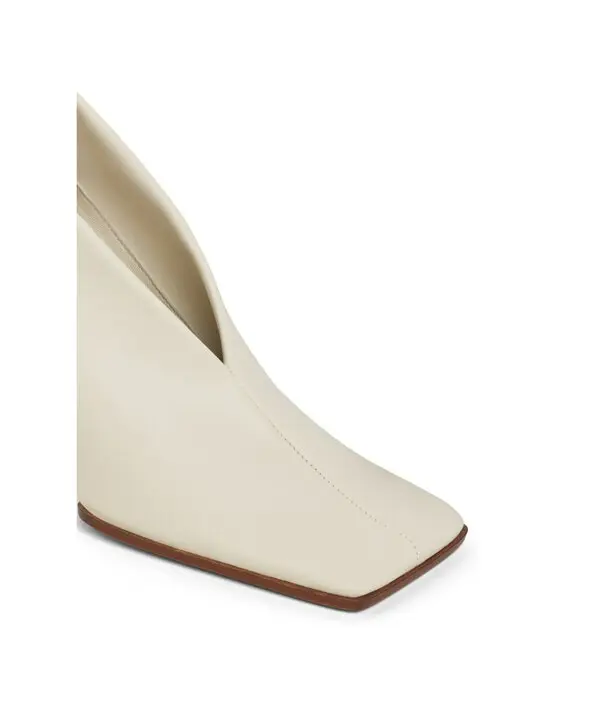 Alaïa Soft Square Pumps In Leather - White