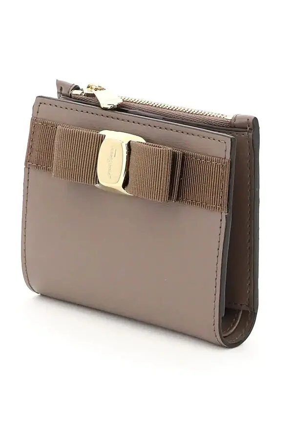 FERRAGAMO A Half-fold Wallet Decorated With A Bow - Gray