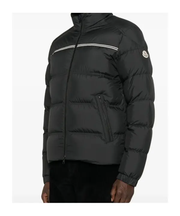 Moncler Logo Patch Zip-up Jacket - Black