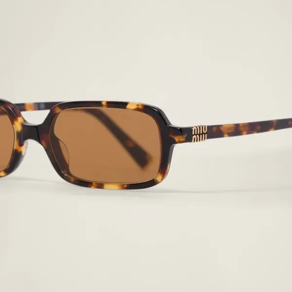Miu Miu Rectangular Sunglasses With Logo Detail - Honey Turtle