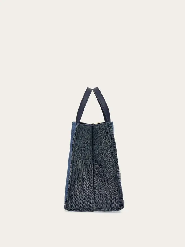 FERRAGAMO Logo Shoulder Bag