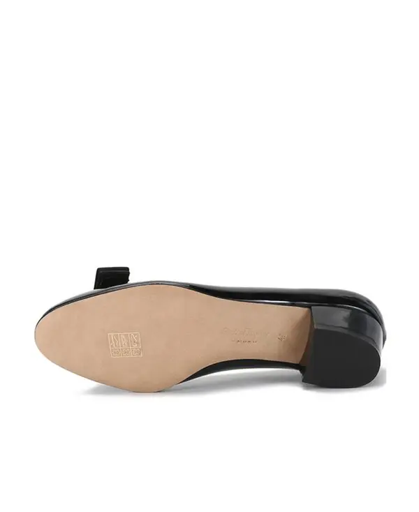 FERRAGAMO Patent Bow Detail Low Heel Pumps - Black