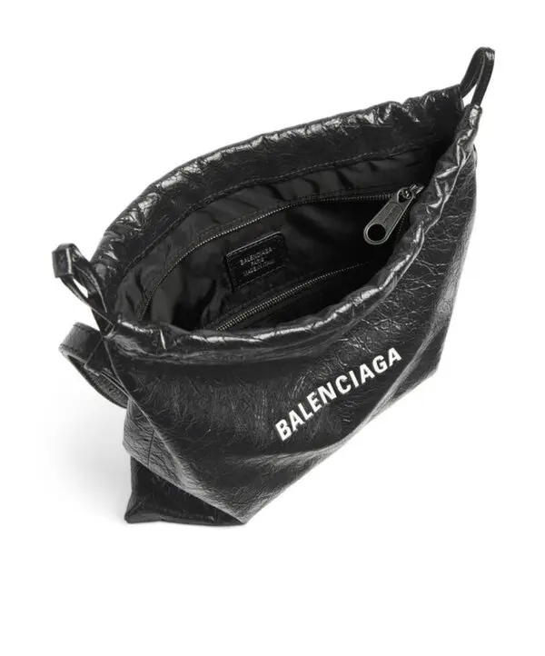 Balenciaga Logo Detailed Drawstring Shoulder Bag - Black