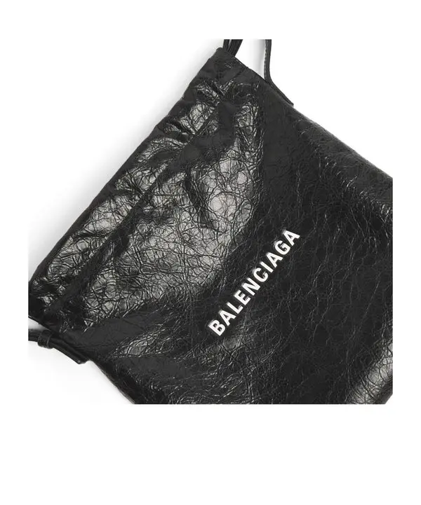 Balenciaga Logo Detailed Drawstring Shoulder Bag - Black