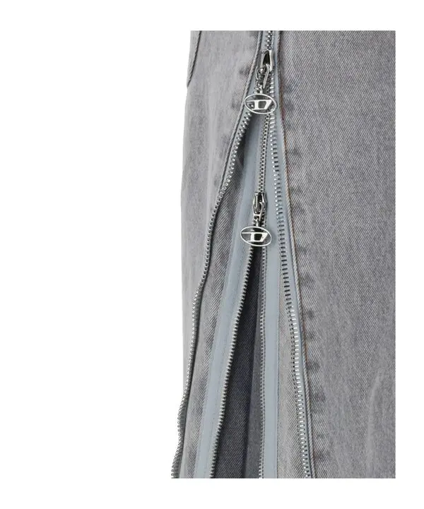 DIESEL® 2002 Low-rise Straight-leg Jeans
