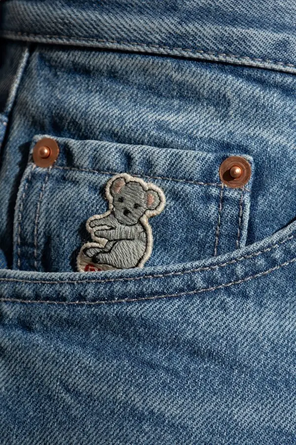 Gucci Cropped Jeans With Logo Patches - Blue