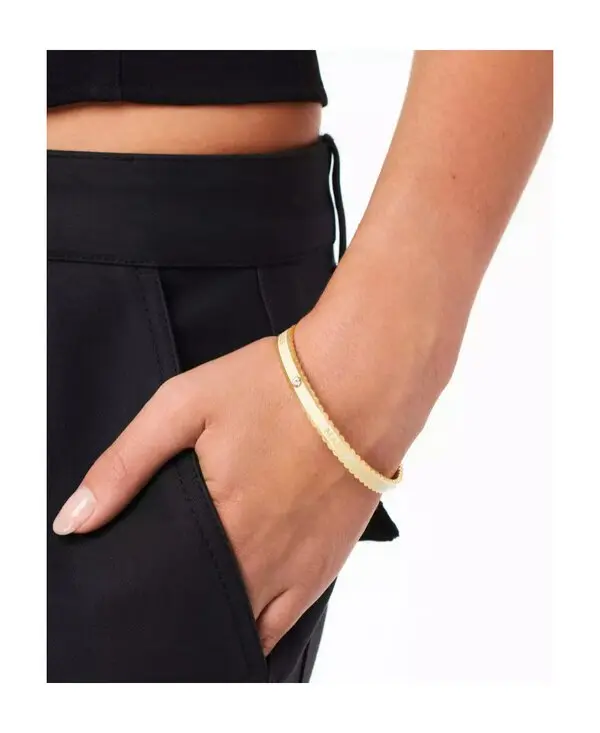 Marc Jacobs Medallion Scalloped Logo Detailed Bracelet