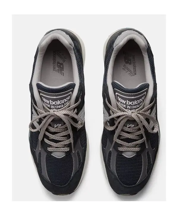 NEW BALANCE 991v2 Lace-up Sneakers - Black