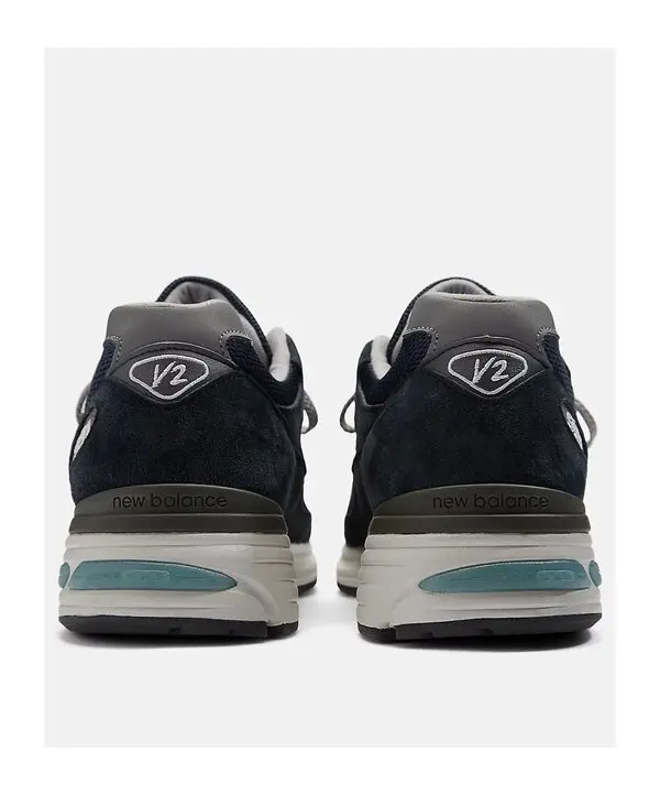 NEW BALANCE 991v2 Lace-up Sneakers - Black