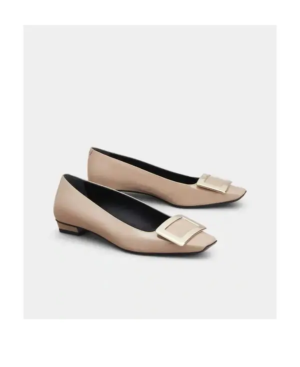 ROGER VIVIER Belle Buckled Ballerina Flats - Beige