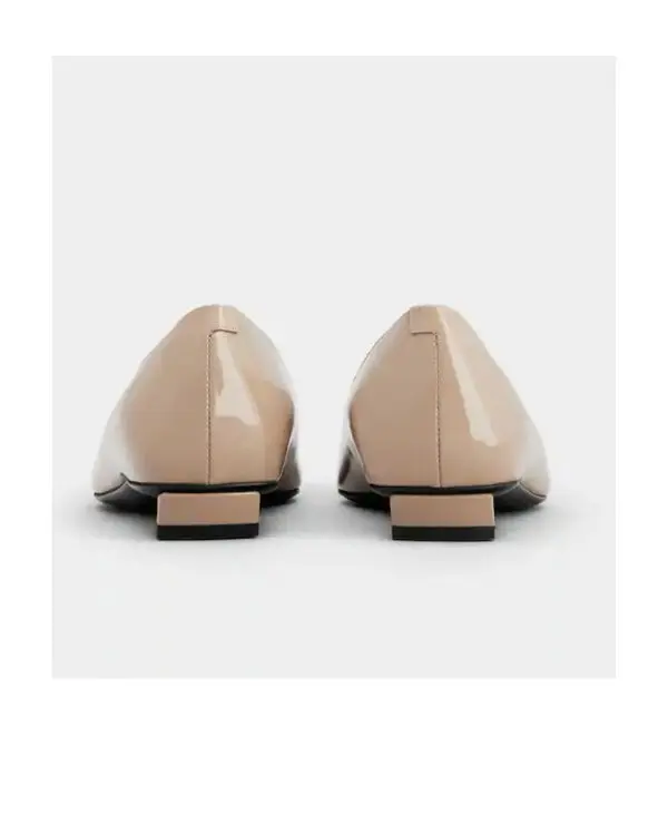 ROGER VIVIER Belle Buckled Ballerina Flats - Beige