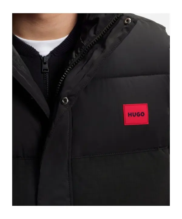 Hugo Boss Padded Gilet With Logo Badge - Black