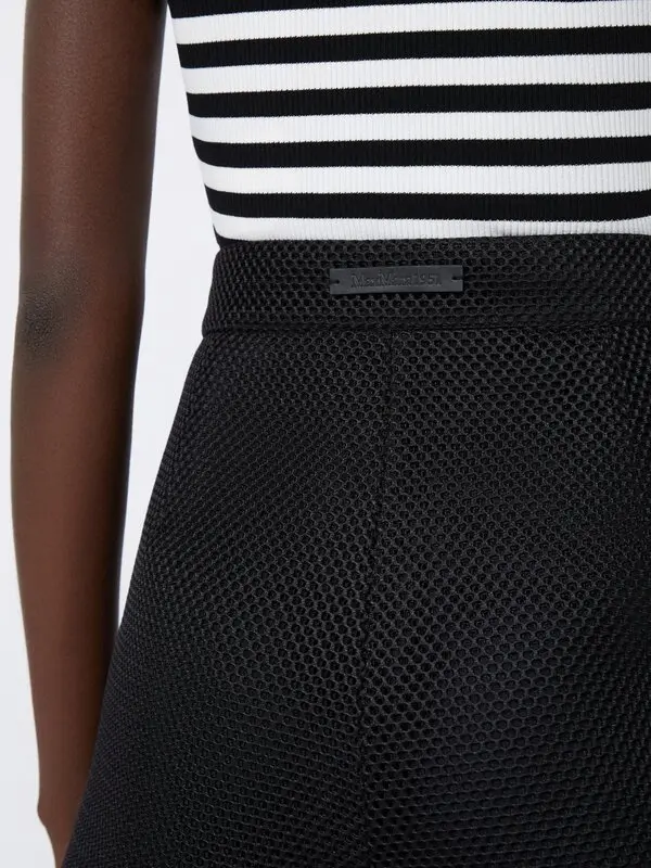 Max Mara Avena Textured Shorts With Buckle Detail - Black