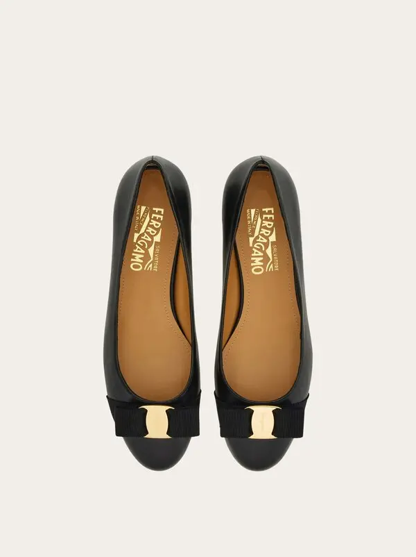 FERRAGAMO Flat With Bow Detail - Black