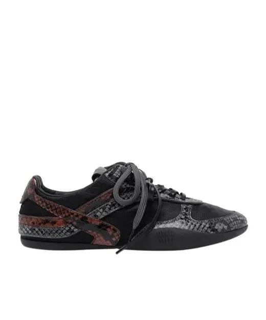 Miu Miu Lace-up Low-top Sneakers - Black