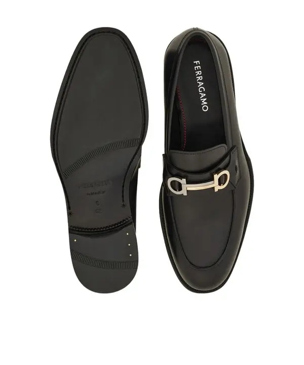 FERRAGAMO Gancini-plaque Almond-toe Loafers - Black