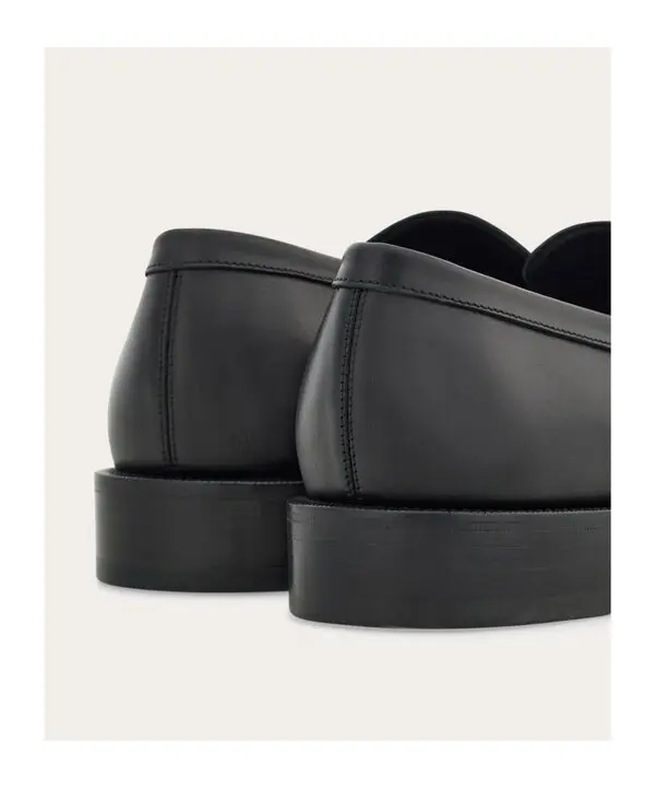 FERRAGAMO Gancini-plaque Almond-toe Loafers - Black