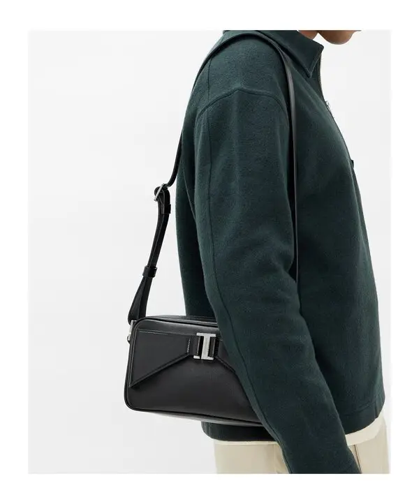 Dolce & Gabbana Logo Tag Zipped Messenger Bag