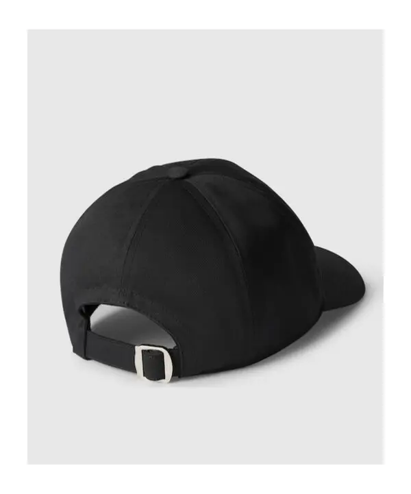 Gucci Baseball Cap With Embroidered Logo - Black