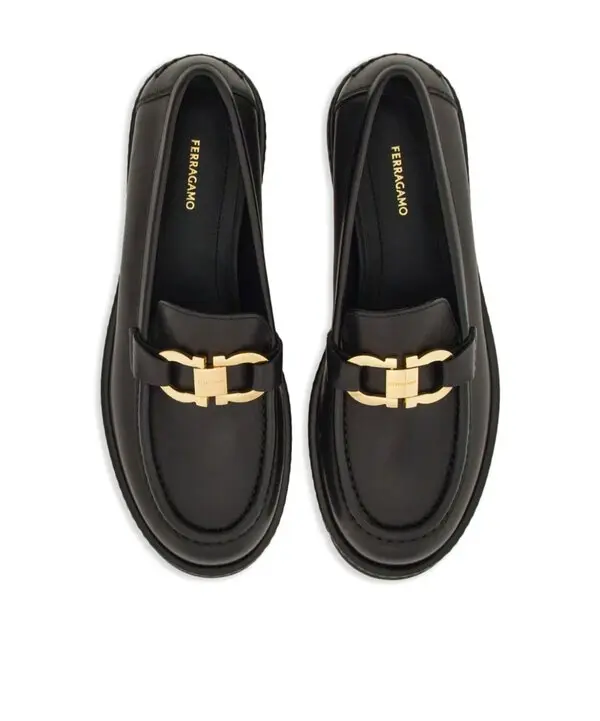 FERRAGAMO Round Toe Loafer With Golden Detail - Black