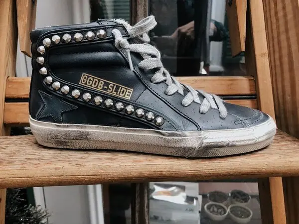 GOLDEN GOOSE Distressed High-top Sneakers - Black