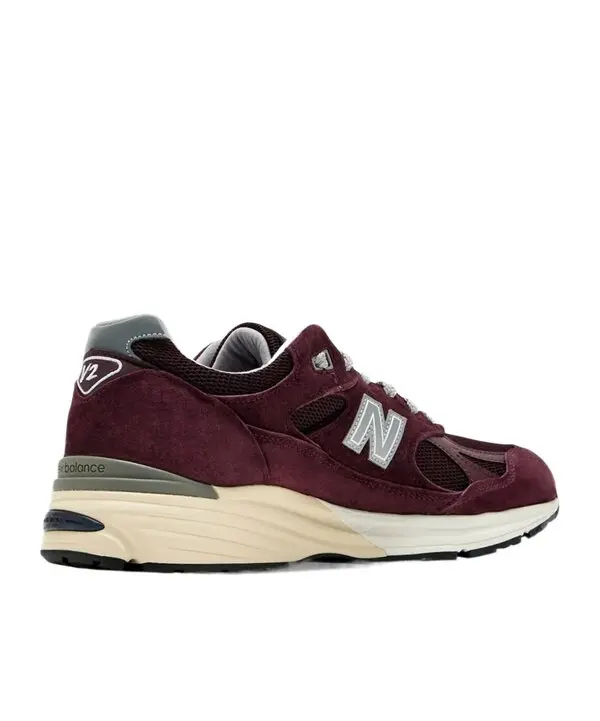 NEW BALANCE 991v2 Lace-up Sneakers - Black