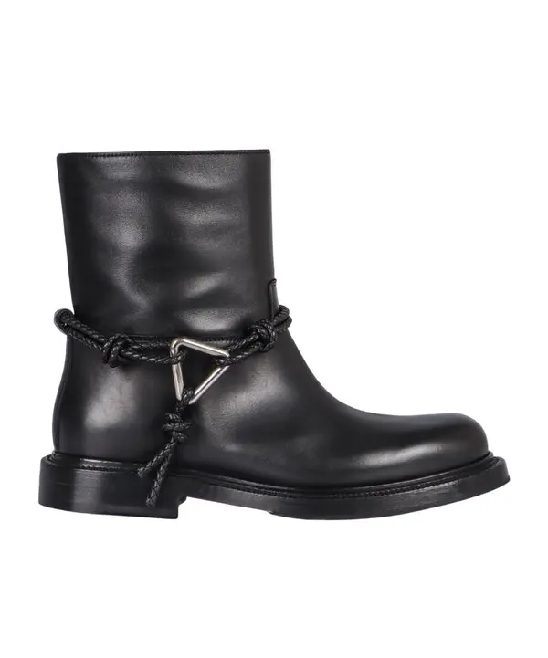 Bottega Veneta Round Toe Short Boots With Signature Metal Triangle Detail - Black
