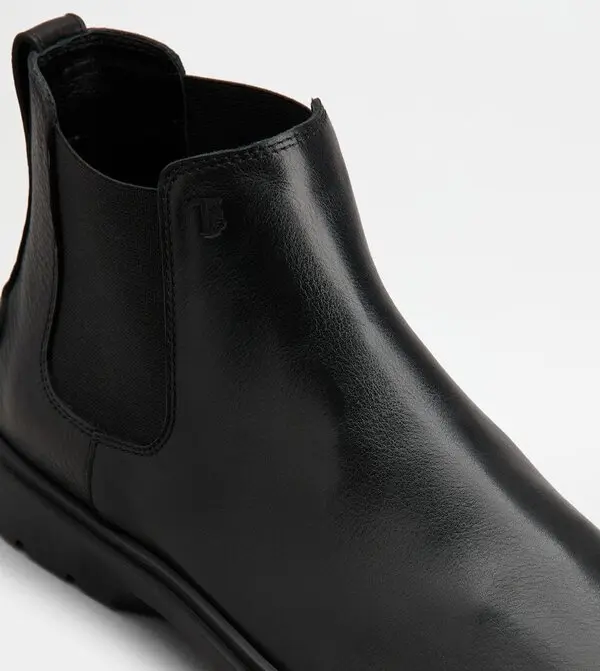 TOD'S Slip-on Chelsea Boots - Black