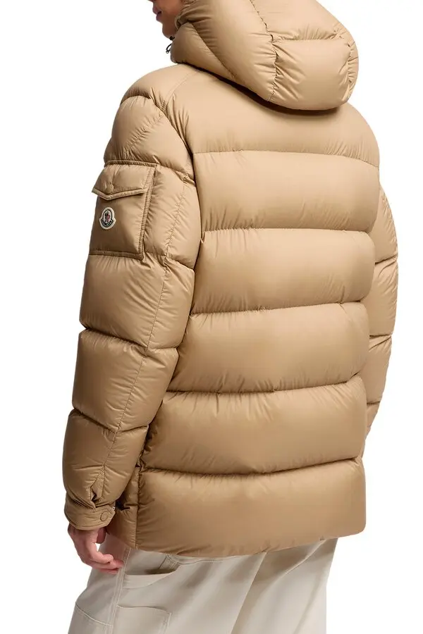 Moncler Bretagne Down Jacket With Hood And Flap Pockets - Beige